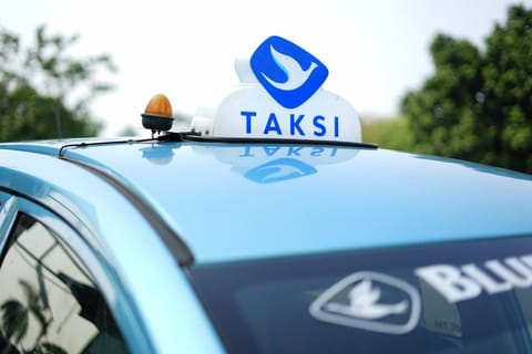 Tarif Taksi Bluebird Reguler dan Listrik Naik pada 2024 | FORTUNE Indonesia