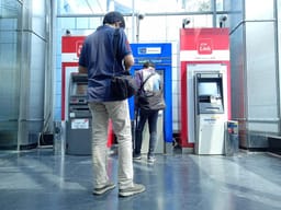 Biaya Admin Bank Terbaru, dari BCA sampai Permata | FORTUNE Indonesia