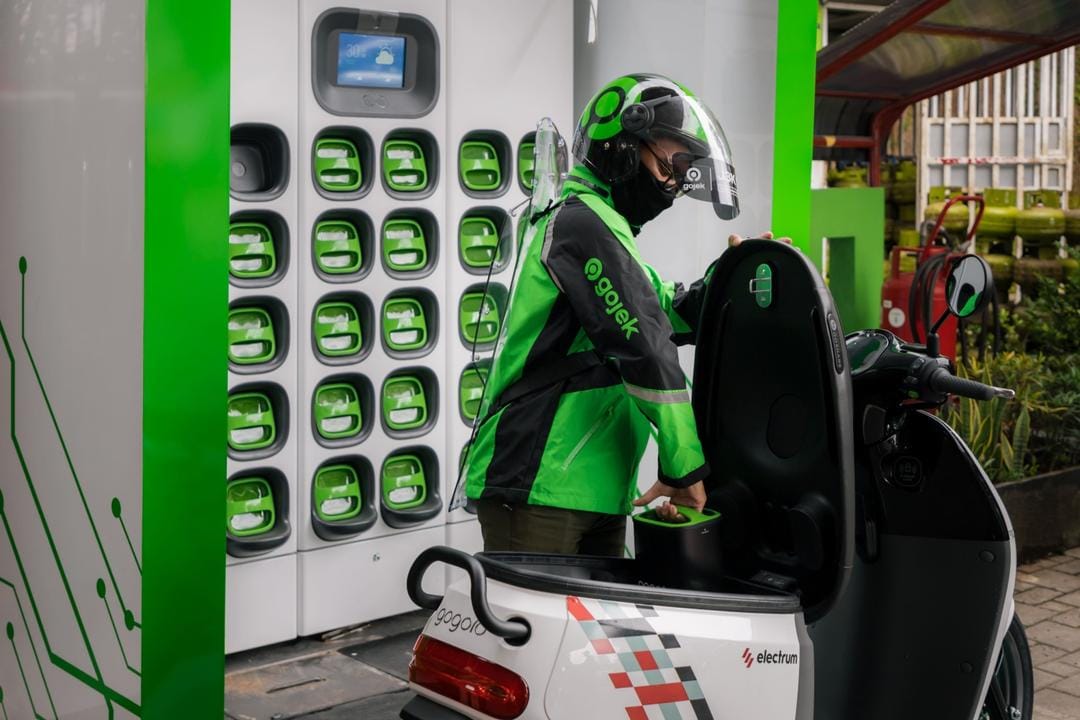 10 Rekomendasi Motor Listrik Terbaik 2025 | FORTUNE Indonesia