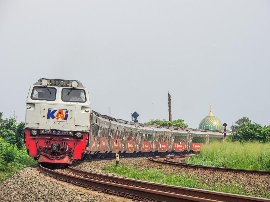 Rute KRL Jabodetabek Terbaru 2025 dan Harga Tiketnya | FORTUNE Indonesia
