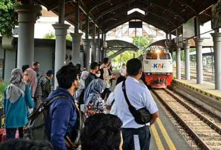 Rute KRL Jabodetabek Terbaru 2025 dan Harga Tiketnya | FORTUNE Indonesia