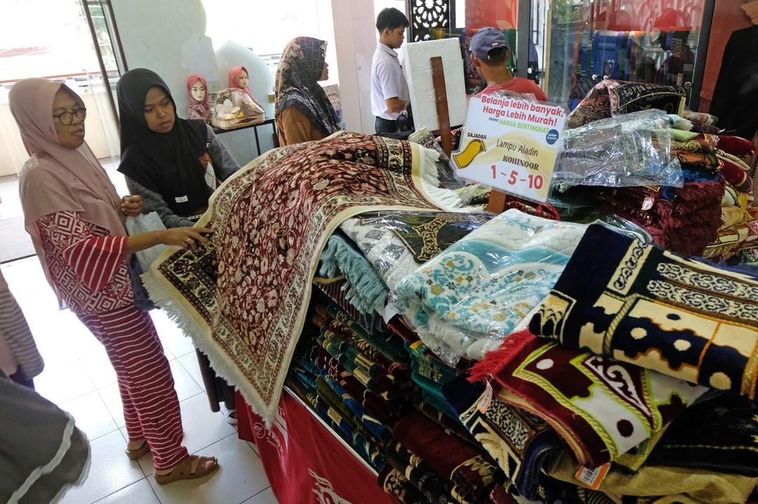 Daya Beli Lesu Selama Lebaran 2025, Perputaran Uang Turun | FORTUNE ...