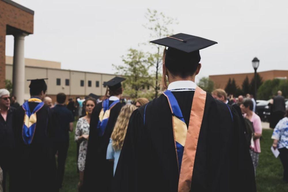 6 Perbedaan Yudisium dengan Wisuda yang Harus Anda Ketahui | FORTUNE ...