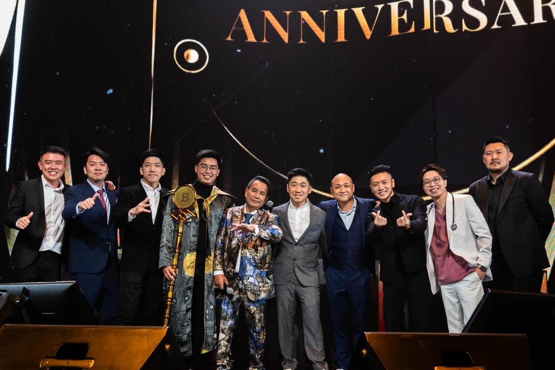 Timothy Ronald dan dr. Richard Lee Gabung Holywings Group | FORTUNE ...