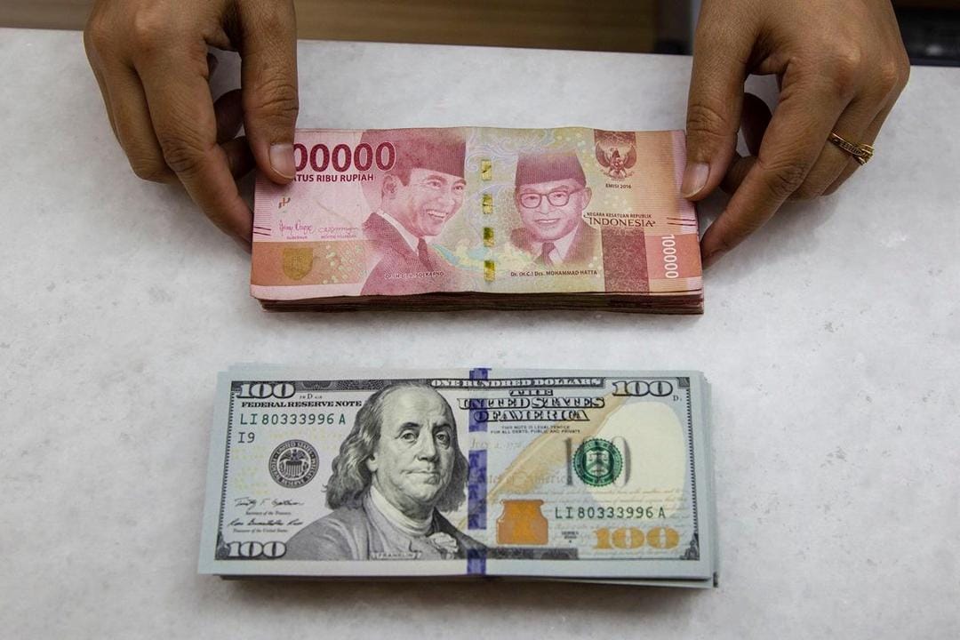 Mengapa Nilai Tukar Rupiah Bisa Naik dan Turun? Ini Sebabnya | FORTUNE Indonesia