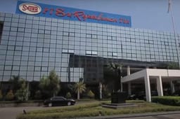 Kronologi Sritex Tutup Total: Berutang-PHK Ribuan Karyawan | FORTUNE ...