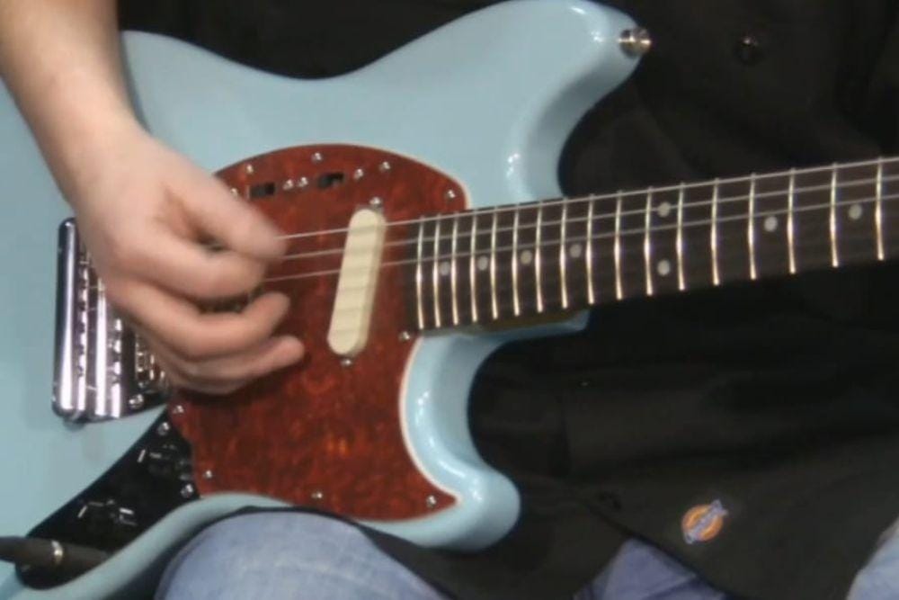 8 Gitar Termahal di Dunia, Tembus Miliaran! | FORTUNE Indonesia