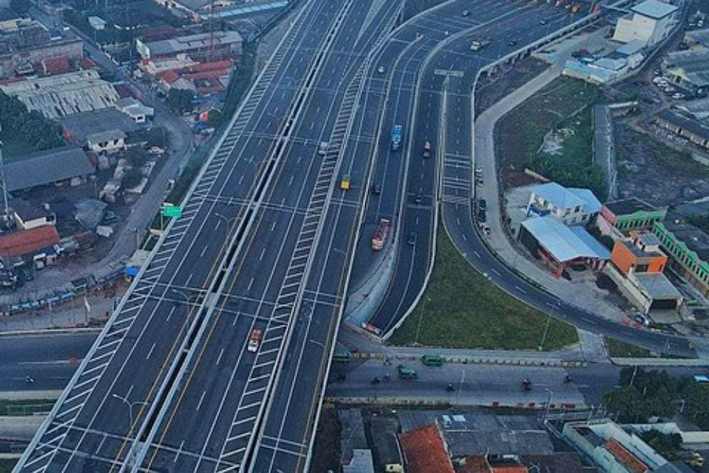 Daftar Tarif Tol Cisumdawu Terbaru 2025, Terlengkap! | FORTUNE Indonesia