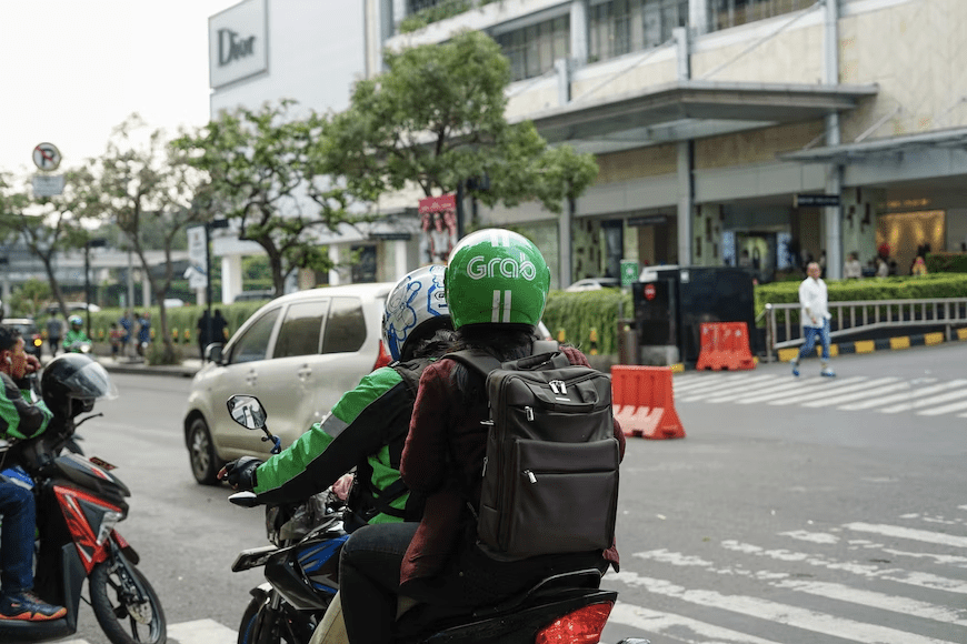 Ada Ojol Tak Dapat BHR, Wamenaker Ancam Audit Keuangan Aplikator | FORTUNE Indonesia