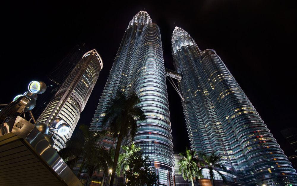 Kesepakatan Final Joint Venture Petronas dan Eni di Indonesia Diperkirakan Rampung Akhi Tahun ...