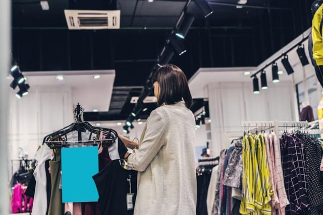 Apa itu Fast fashion? Kenali Pengertian dan Dampaknya | FORTUNE Indonesia