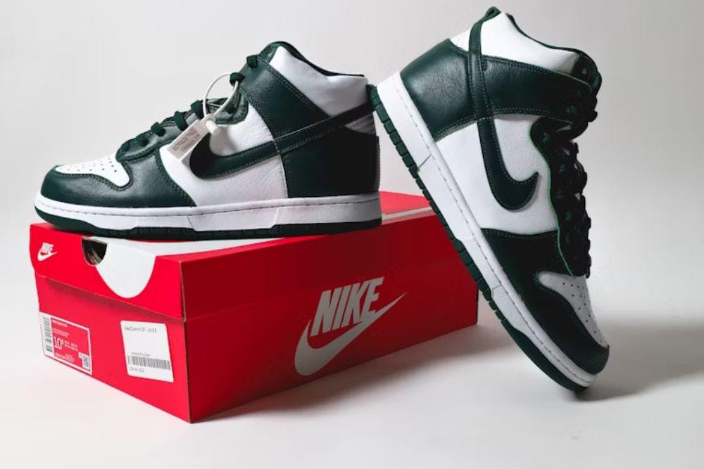 10 Sepatu Nike Termahal di Dunia, Capai Miliaran Rupiah! | FORTUNE ...