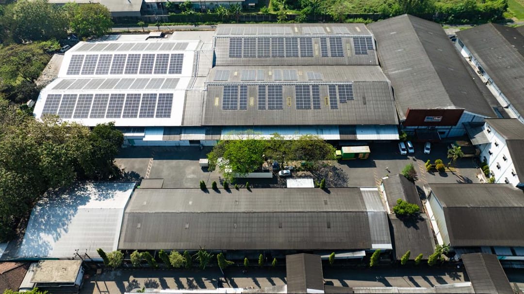 Jayamas Medica (OMED) Mulai Operasional PLTS 740 kWp di Jatim | FORTUNE ...