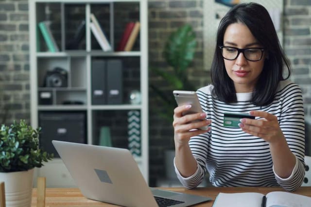 Rincian Bunga Paylater di Shopee, Tokopedia, TikTok per Oktober 2025 ...