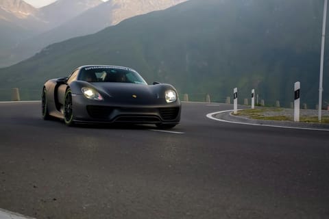 Strategi Pemulihan Bisnis Porsche di Tengah Lesunya Pasar | FORTUNE ...